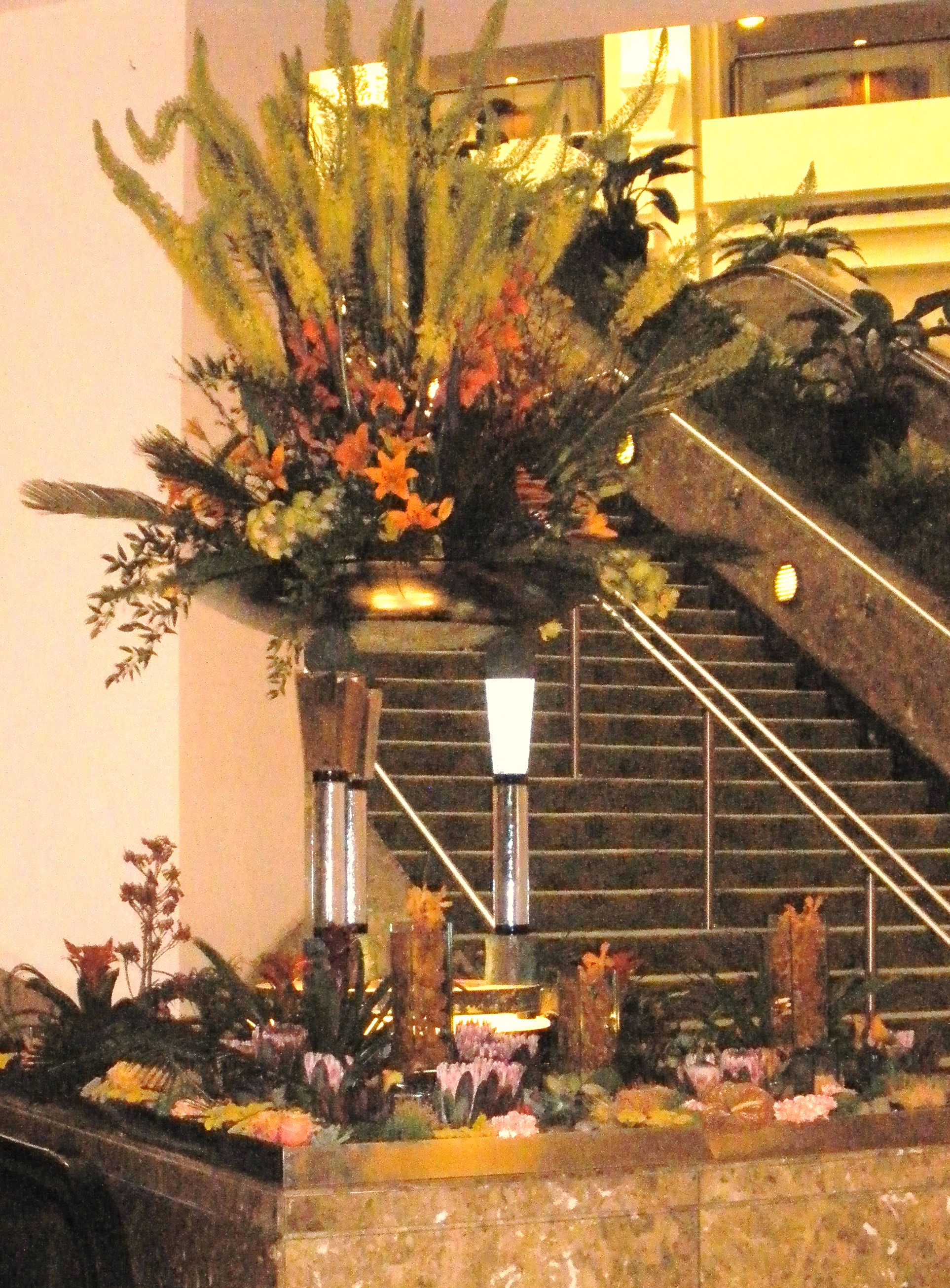 Floral Designs at AIFD Symposium 2011 - Martin's, the Flower People